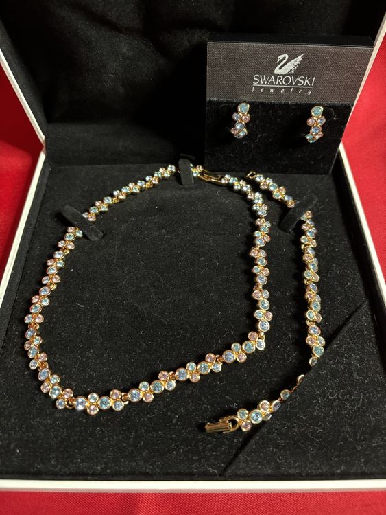 Swarovski Kette, Armband und Ohrstecker (Neu (gemäss Beschreibung)) in Seon für CHF 140 – mit ...