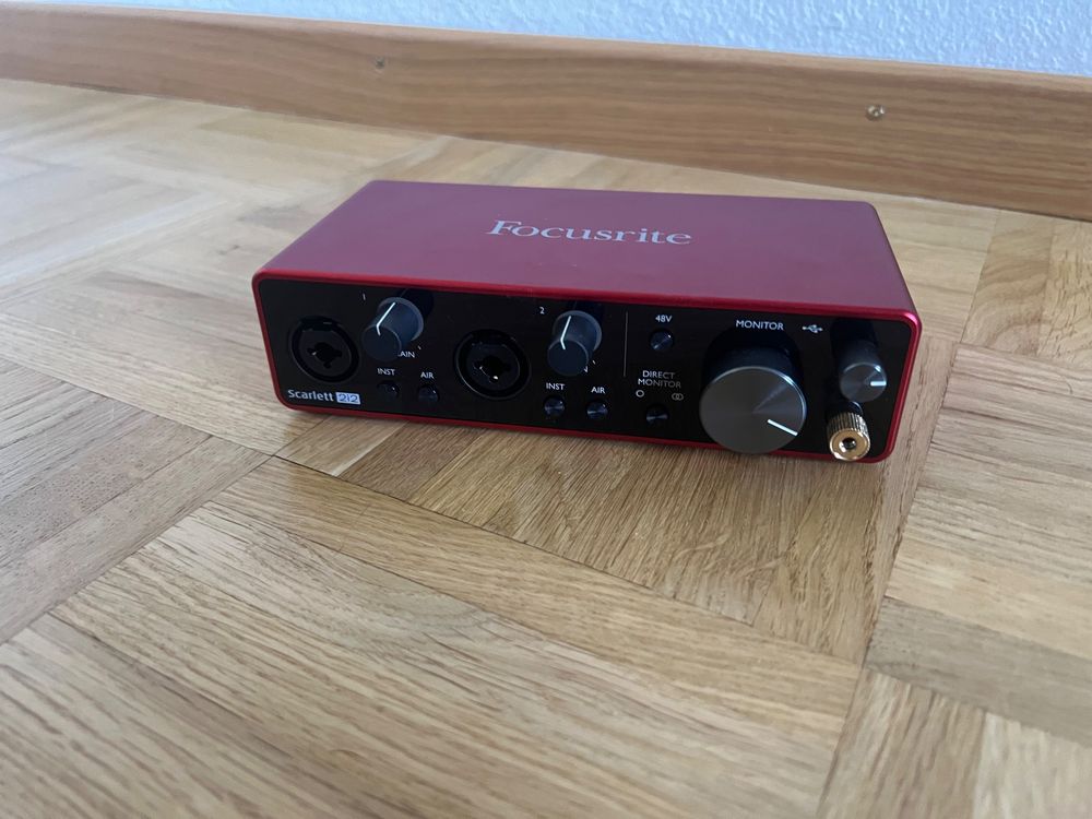 Focusrite Scarlett 2i2 3ème génération (Gebraucht) in Nyon für CHF 111 – mit Lieferung auf ...