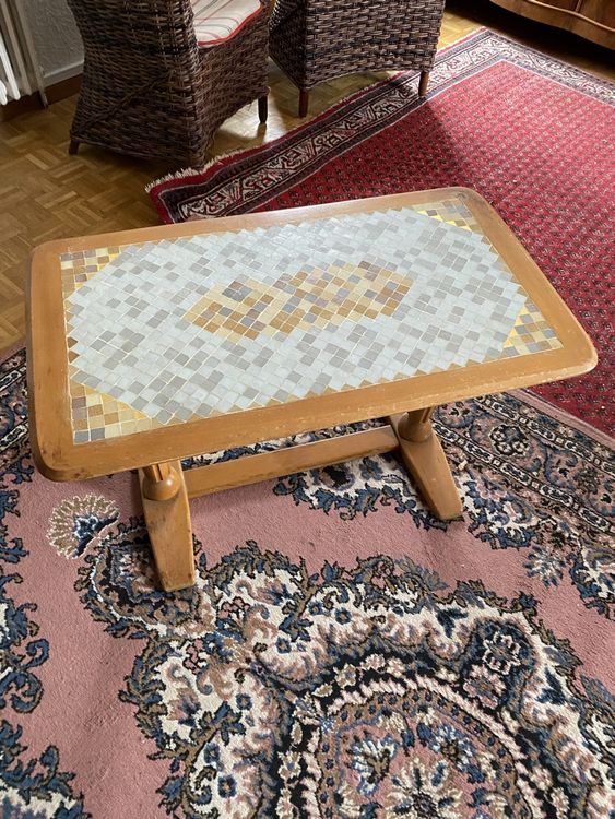 Salontisch mit Einlegearbeit (Gebraucht) in Aarau für CHF 1 – nur Abholung auf Ricardo kaufen