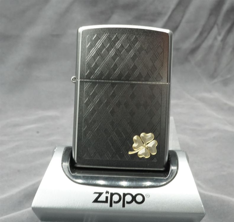 ZIPPO® Lucky Clover engraved 2020 ungezü | Kaufen auf Ricardo