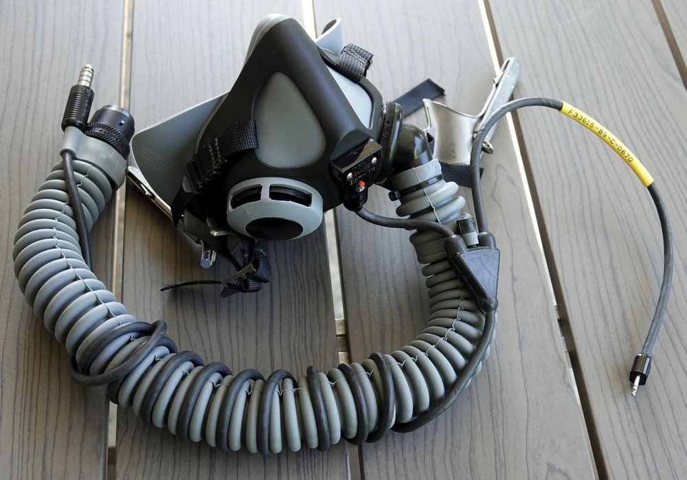 Piloten-Sauerstoffmaske MBU-20/P (Neu (gemäss Beschreibung)) in Dübendorf für CHF 790 – nur ...