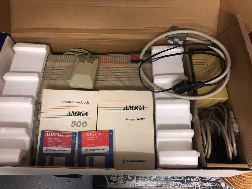 Commodore Amiga 500 mit Monitor und ext. Laufwerk (Gebraucht) in für ...