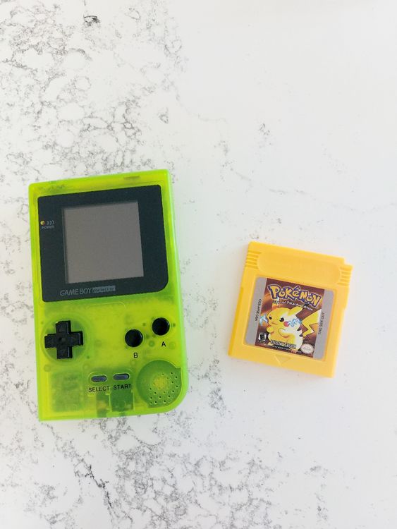 Game boy pocket lite Green clear +jeu pokemon pikachu EN (Neu (gemäss ...