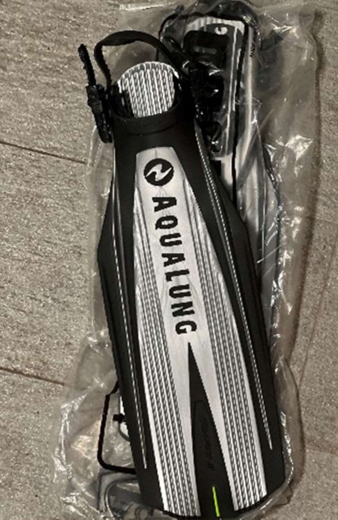 Aqualung Flossen !!NEU!! Grösse 40-44 (Neu und originalverpackt) in ...