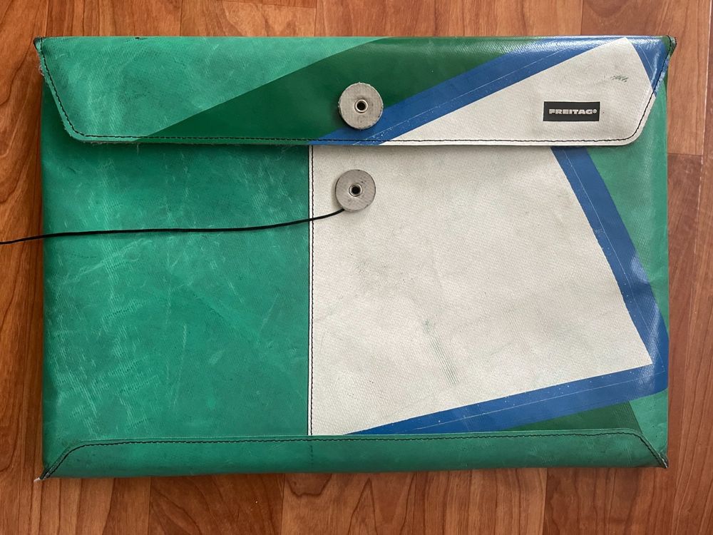 Freitag Laptophülle F421 (Sleeve / Case) bis 16 Zoll. | Kaufen auf Ricardo