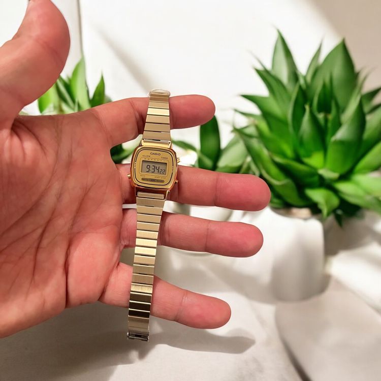 Casio Armbanduhren LA670WGA-9DF (Neu und originalverpackt) in Adlikon b ...