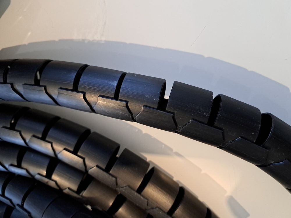 Spiralschlauch, Schutzschlauch, Kabelschutz für Büro usw.6m (Neu ...