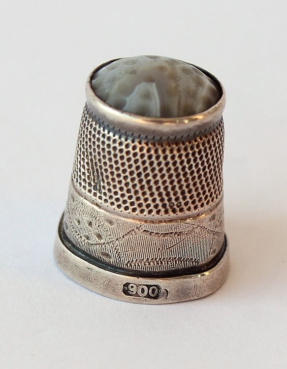Antiker Fingerhut Silber 900 mit Stein (Gebraucht) in Zürich für CHF 22 ...