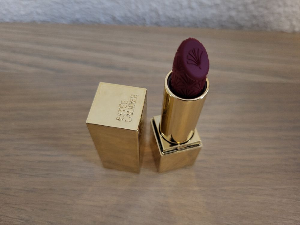 Estee Lauder Lippenstift Ruby Red Velvet LIMITED EDITION (Neu und originalverpackt) in Nänikon ...