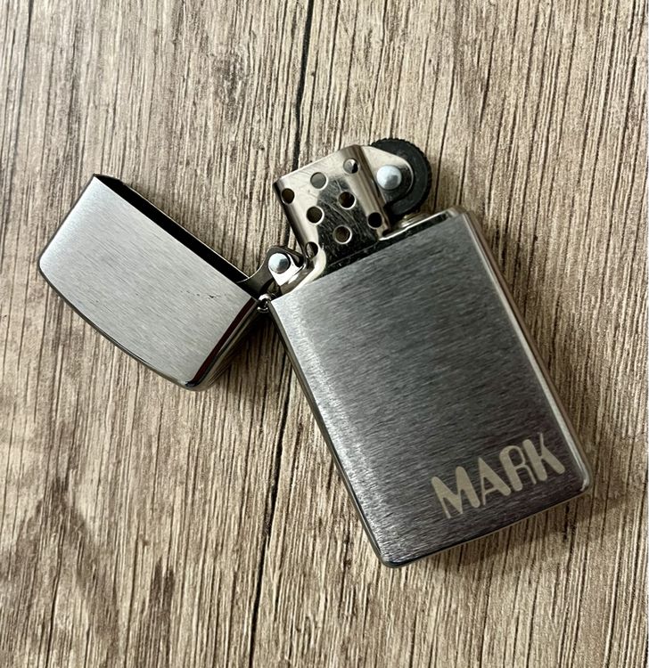 Mini-Zippo mit Gravur (Neu (gemäss Beschreibung)) in Schaffhausen für CHF 16 – mit Lieferung auf ...