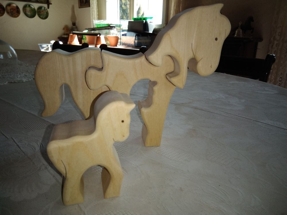 Holzpuzzle Stute mit Fohlen (Gebraucht) in Salez für CHF 5 – mit Lieferung auf Ricardo kaufen