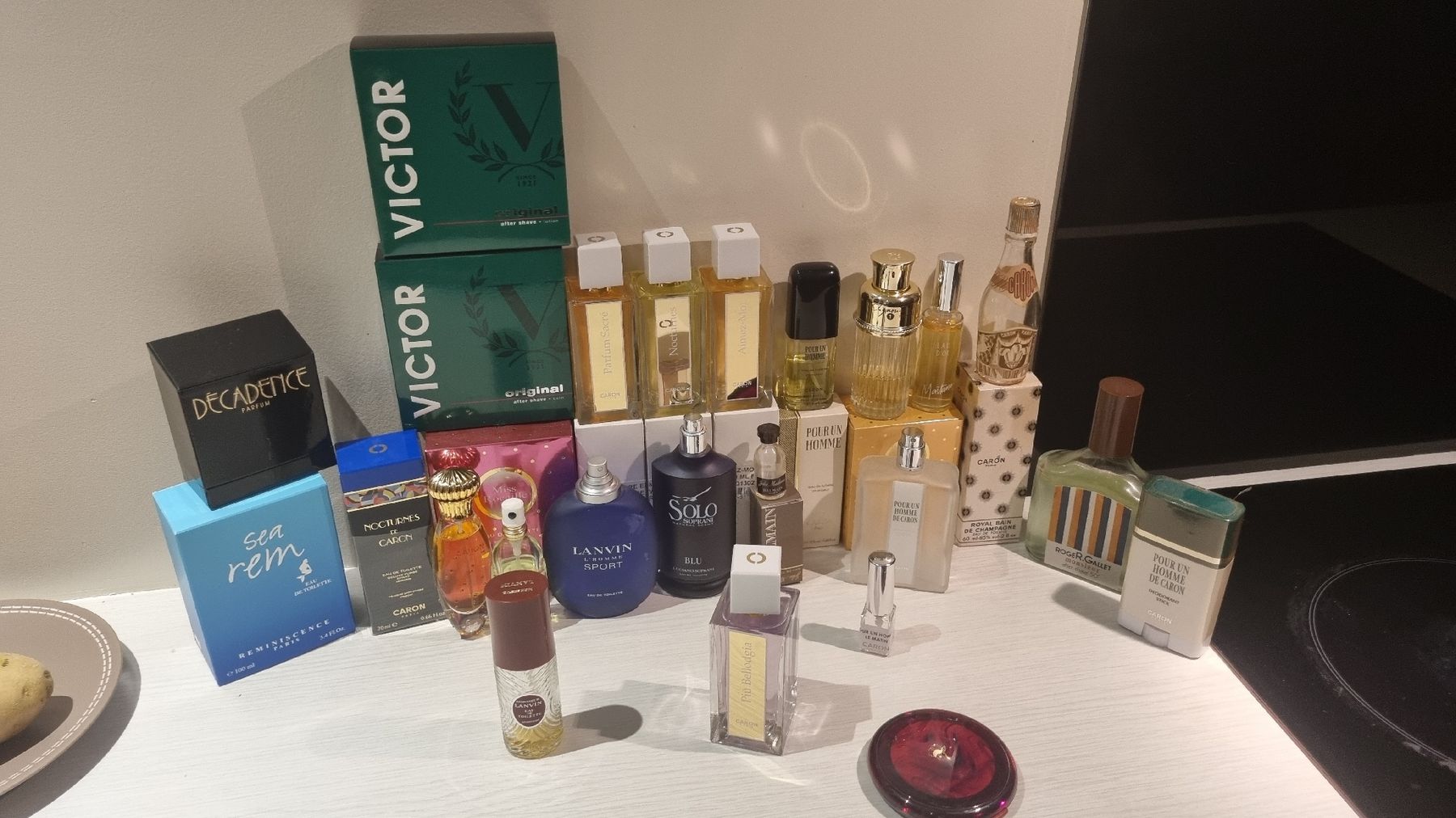 lot de parfums factice ou vides ou périmés rare (D'occasion) à Vésenaz ...
