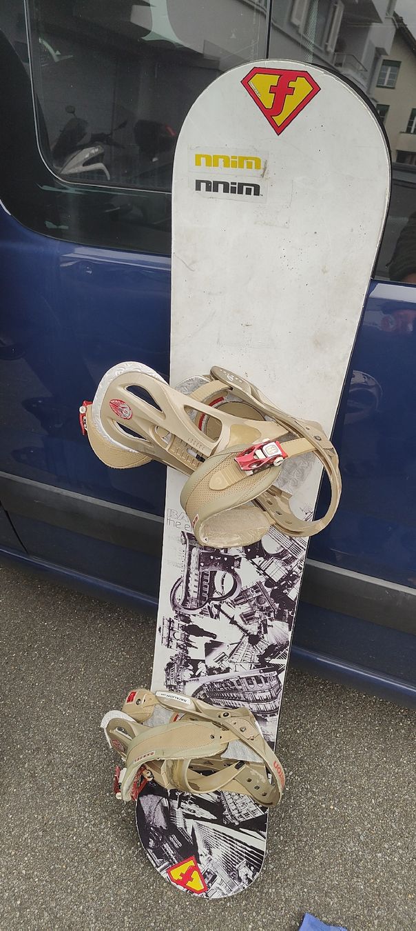 Bataleon "the enemy" 153cm mit Cartel Bindung (Gebraucht) in Beckenried ...