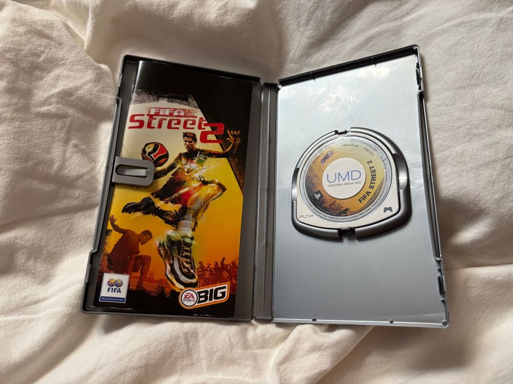 Playstation PSP Game Fifa Street 2 Two Zwei EA Sports (Gebraucht) in Luzern für CHF 99.9 – mit ...