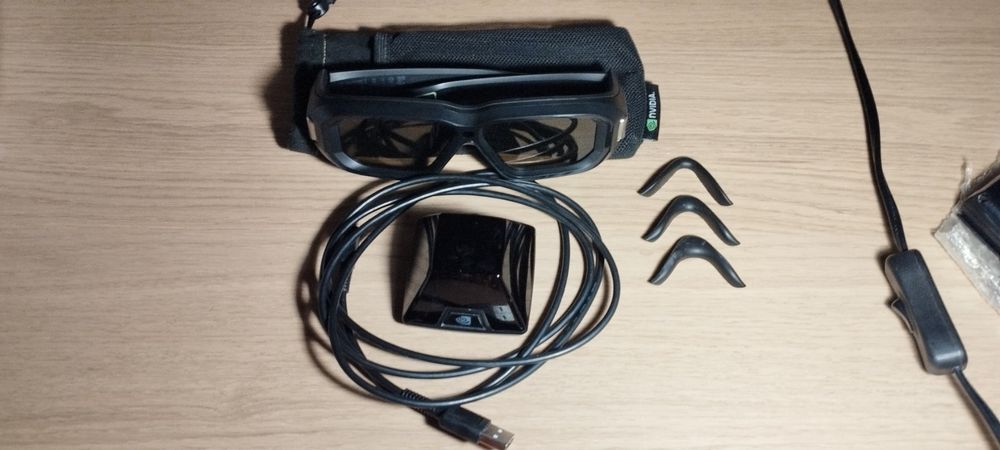 Nvidia 3D Vision Kit: Brille + Sender + Zubehör (Gebraucht) in Zürich ...