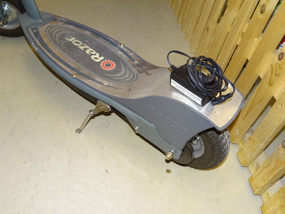 Elektro Scooter Razor E300 | Kaufen auf Ricardo