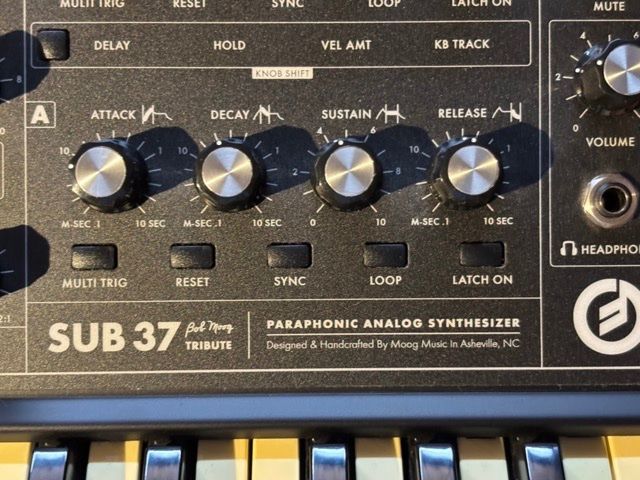 Synthesizer MOOG Sub 37 (Gebraucht) in Gersau für CHF 770 – nur ...