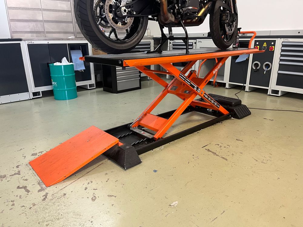 Motorrad Hebebühne der Marke BIKE-LIFT in KTM-Ausführung (Gebraucht) in ...
