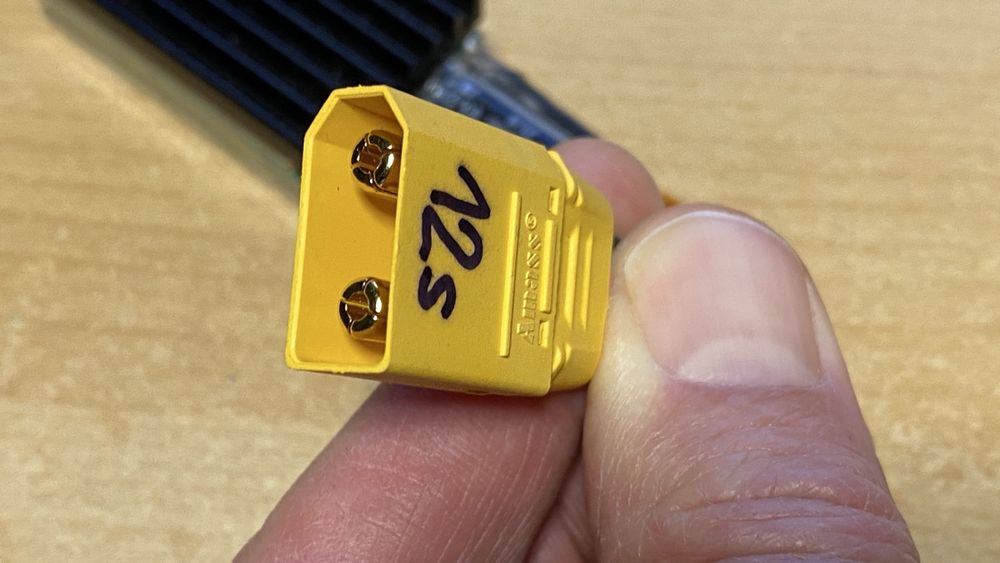 Brusless Regler YGE 90 HV für 12s 90A (Gebraucht) in Cham für CHF 99 ...