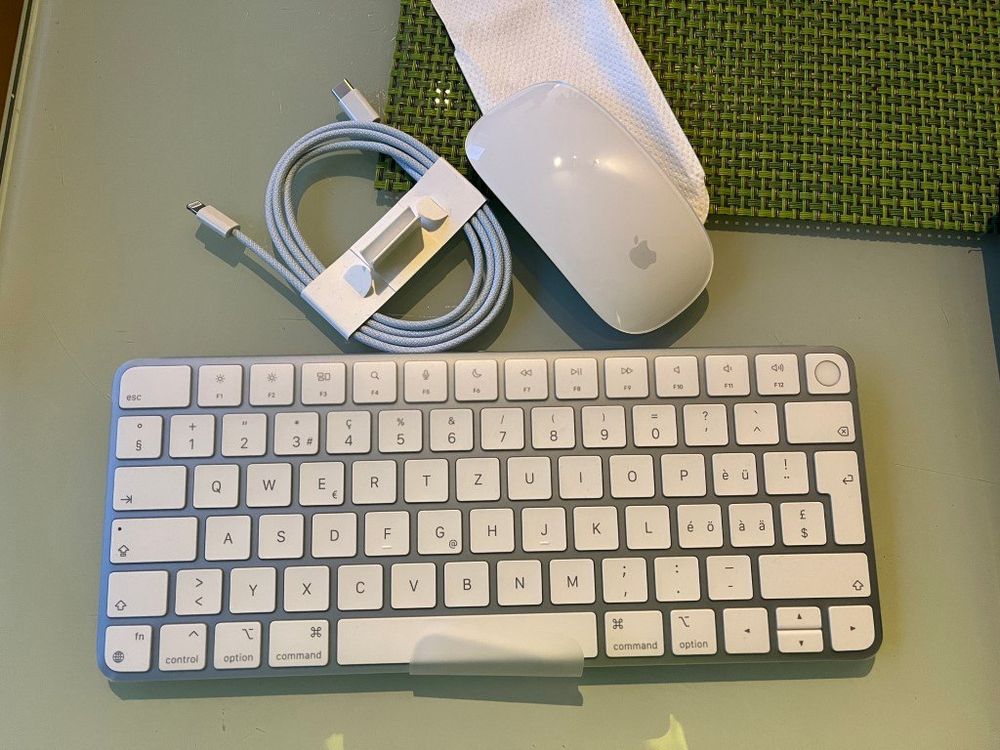 NEU Apple Magic Keyboard Touch ID und Magic Mouse und Kabel | Kaufen ...