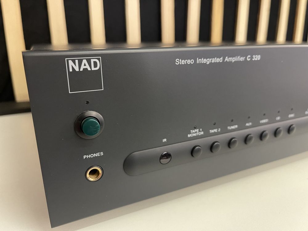 NAD C320 Stereo Integrated Amplifier (Defekt) in Grub AR für CHF 62 ...