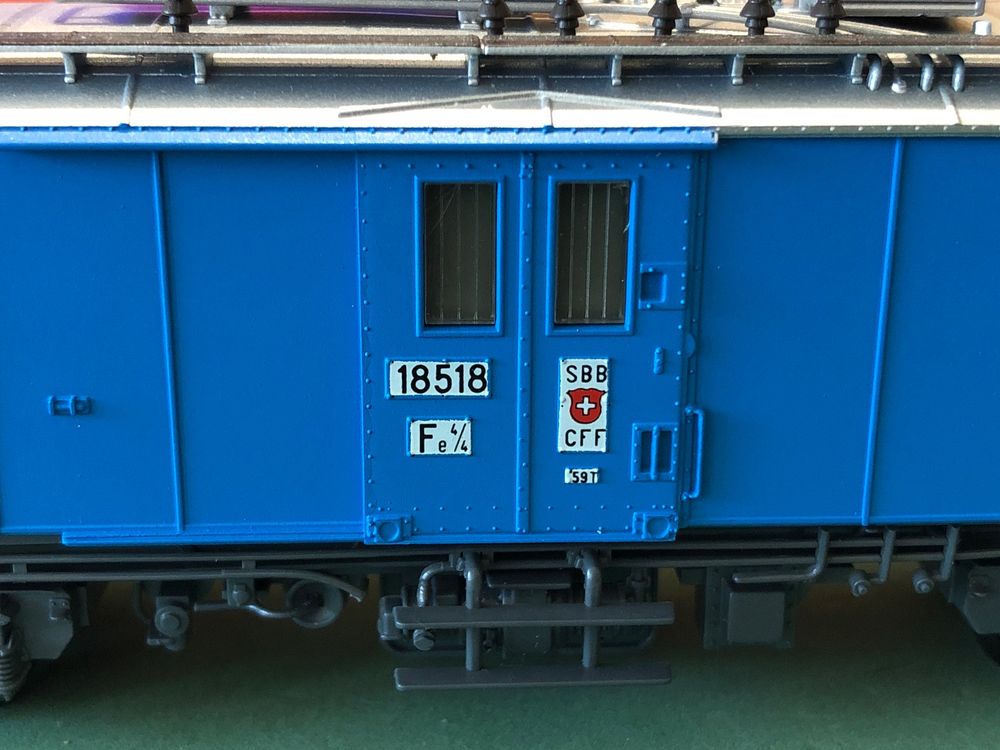 Roco 43631 SBB Fe 4/4 18518 blau/weiss ESU LokPilot LED Bel. (Neu ...