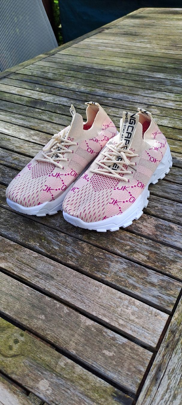 Sneaker Gr. 42 (gefühlt Gr. 41) (Neu (gemäss Beschreibung)) in Buch am ...