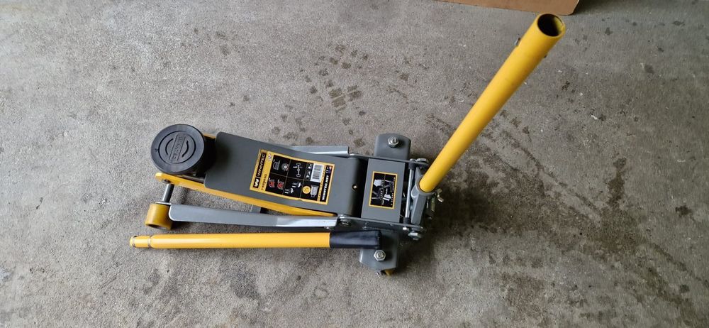 Wagenheber Winntec Ultraflach Y420250 (Gebraucht) in Geuensee für CHF ...