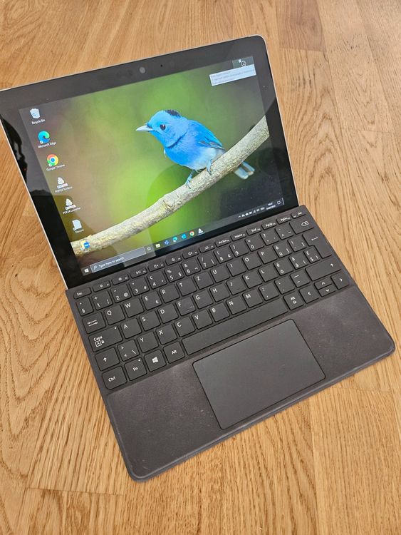 Microsoft Surface Go Tablet mit Tastatur, 8GB Ram / 128GB | Kaufen auf Ricardo