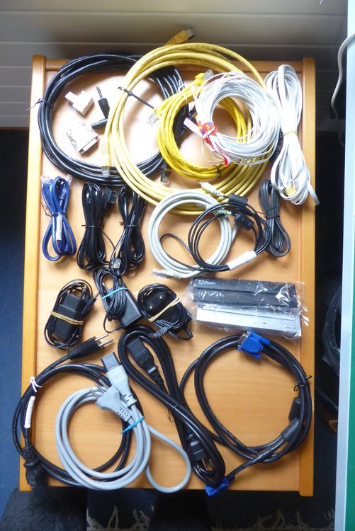 Diverse Kabel PC- Telefon- Netz- usw. (Neu (gemäss Beschreibung)) in ...