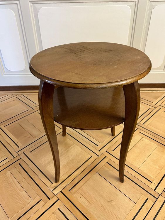 Formschöner antiker Beistelltisch Vintage Rund 50cm (Gebraucht) in Eich für CHF 99 – nur ...