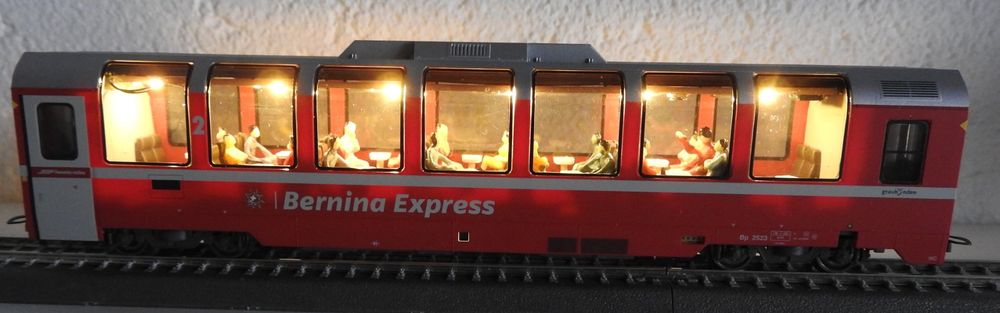 RhB Bernina Express Bemo H0m mit Innenlicht und Personen OVP (Gebraucht) in Salez für CHF 113 ...