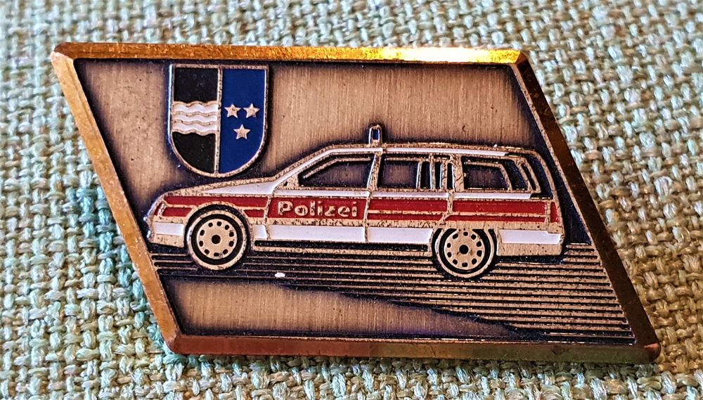 K338 - Pin Polizei Auto Aargau (Gebraucht) in Reinach BL für CHF 2.5 – mit Lieferung auf Ricardo ...