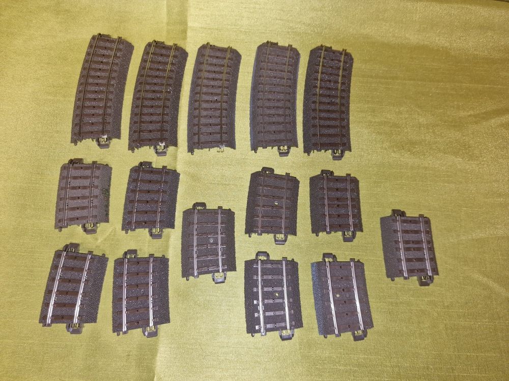 Märklin H0 - 15 Stück gebogene C-Gleis Ausgleichsstücke (Gebraucht) in ...