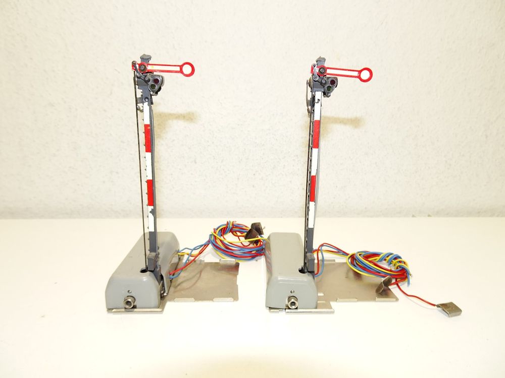 2 Märklin Flügelsignal Lichtsignal Signal Ampel HO (Gebraucht) in Luzern für CHF 25.9 – mit ...