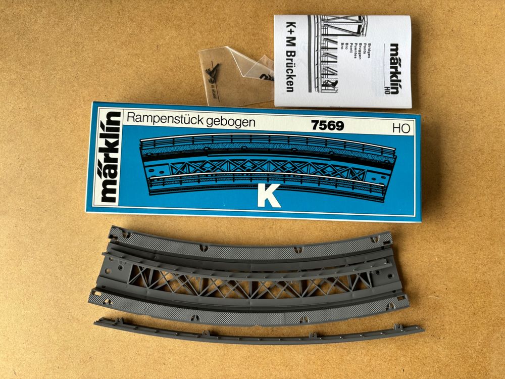 Marklin 7569 Gebogenes Rampenstück R2/424,6 mm (Neu und originalverpackt) in Hauterive NE für ...