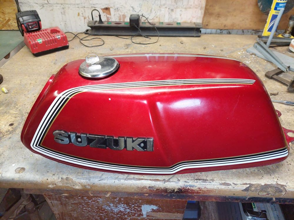 Suzuki Tank (Gebraucht) in Alberswil für CHF 20 – nur Abholung auf ...