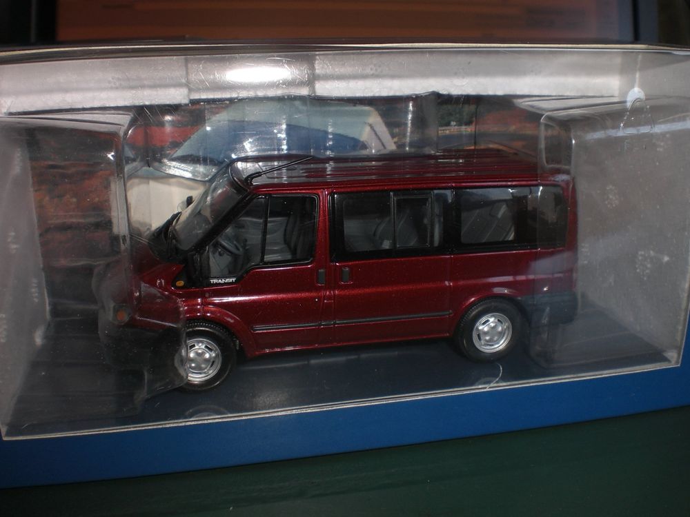 Ford Transit Minibus 2001 dunkelrot - Werbemodell 1:43 (Neu (gemäss ...