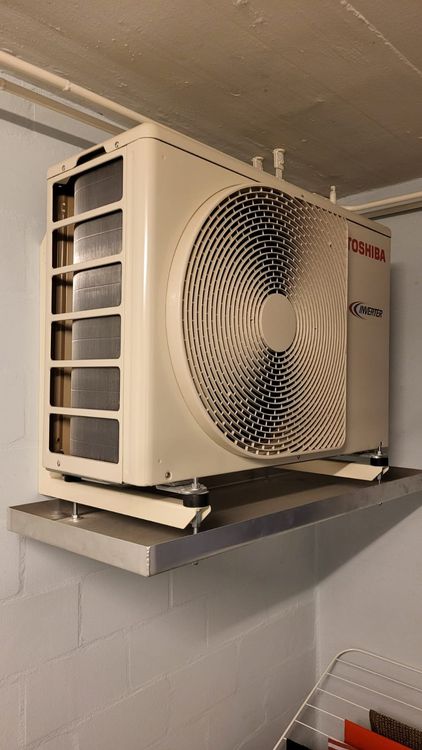 Split Klimaanlage Toshiba - funktioniert einwandfrei (Gebraucht) in ...