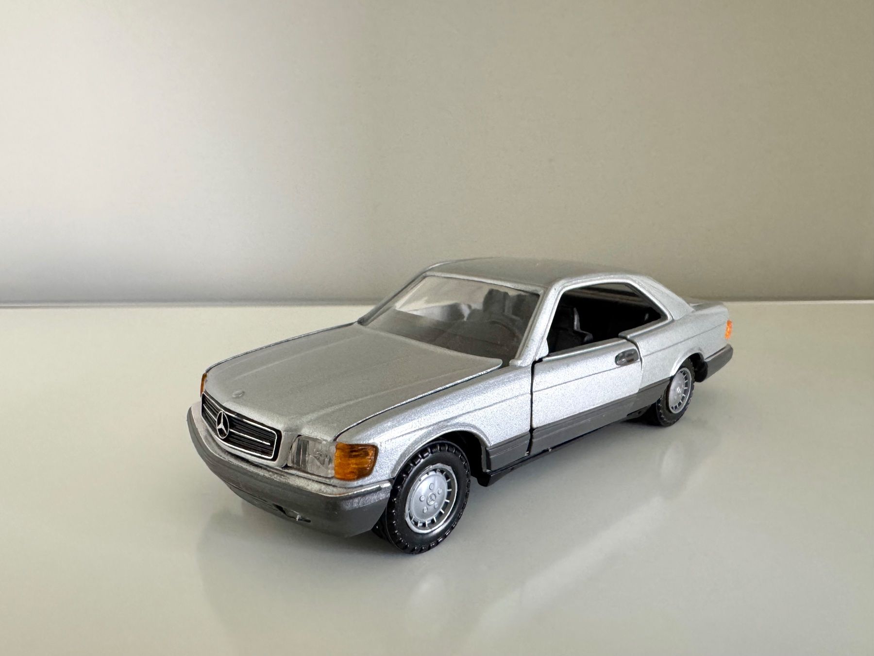 Mercedes-Benz SEC C126 von NZG 1:35 aus 90er-Jahren (Gebraucht) in ...