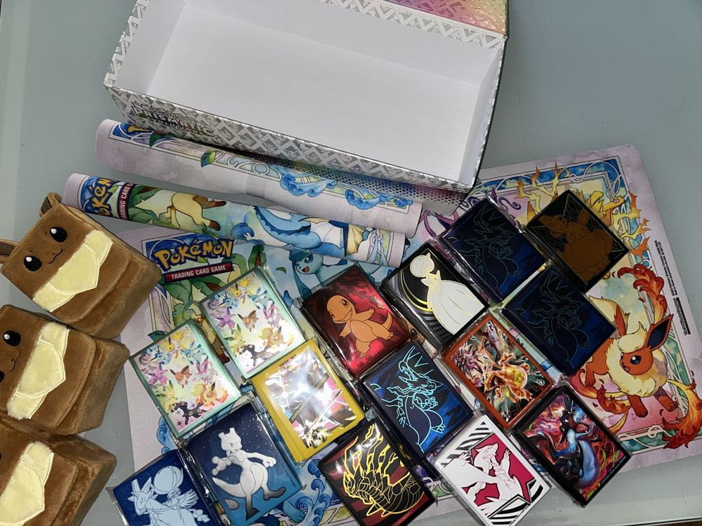 Pokemon TCG Zubehör (Sleevs, Playmats) (Neu (gemäss Beschreibung)) in ...