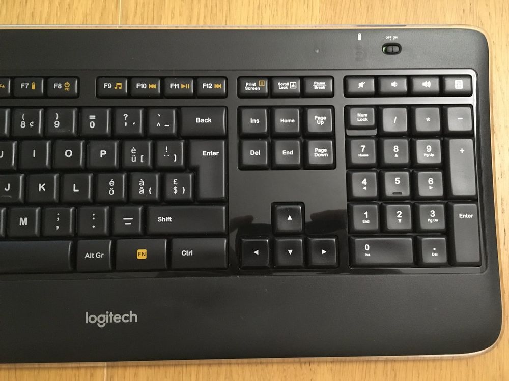 LOGITECH Wireless Illuminated Keyboard K800, super Zustand (Gebraucht ...