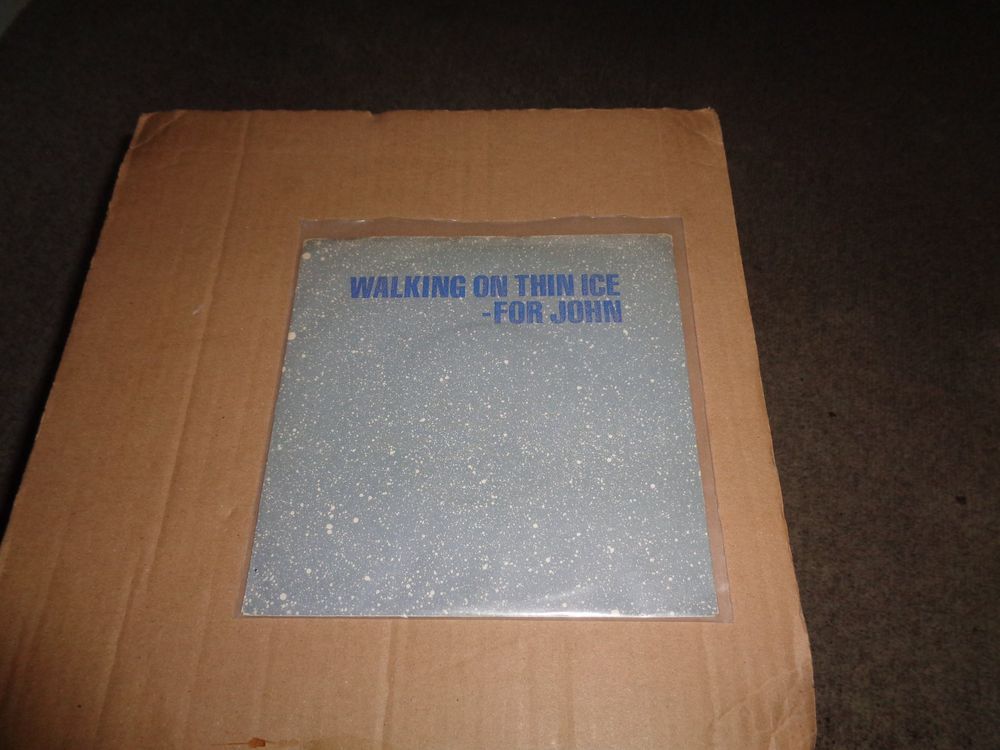 Yoko Ono: Walking On Thin Ice Singel 👍1981 (Neu (gemäss Beschreibung)) in trimbach für CHF 4.9 ...
