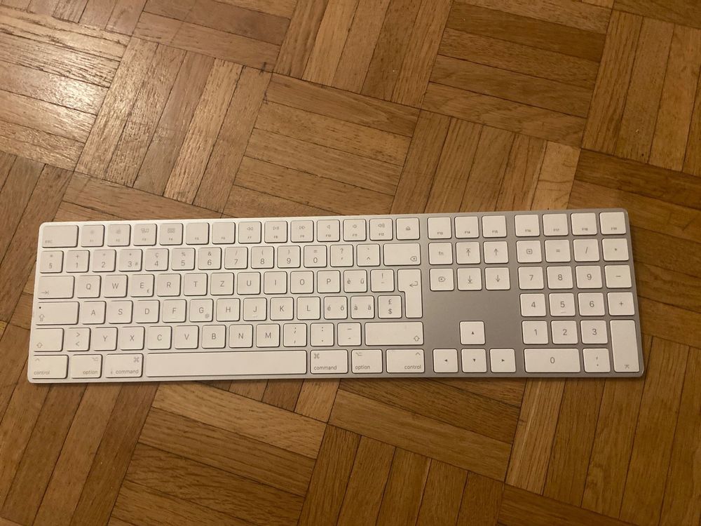 Apple Magic Keyboard (Schweizer Layout) | Kaufen auf Ricardo