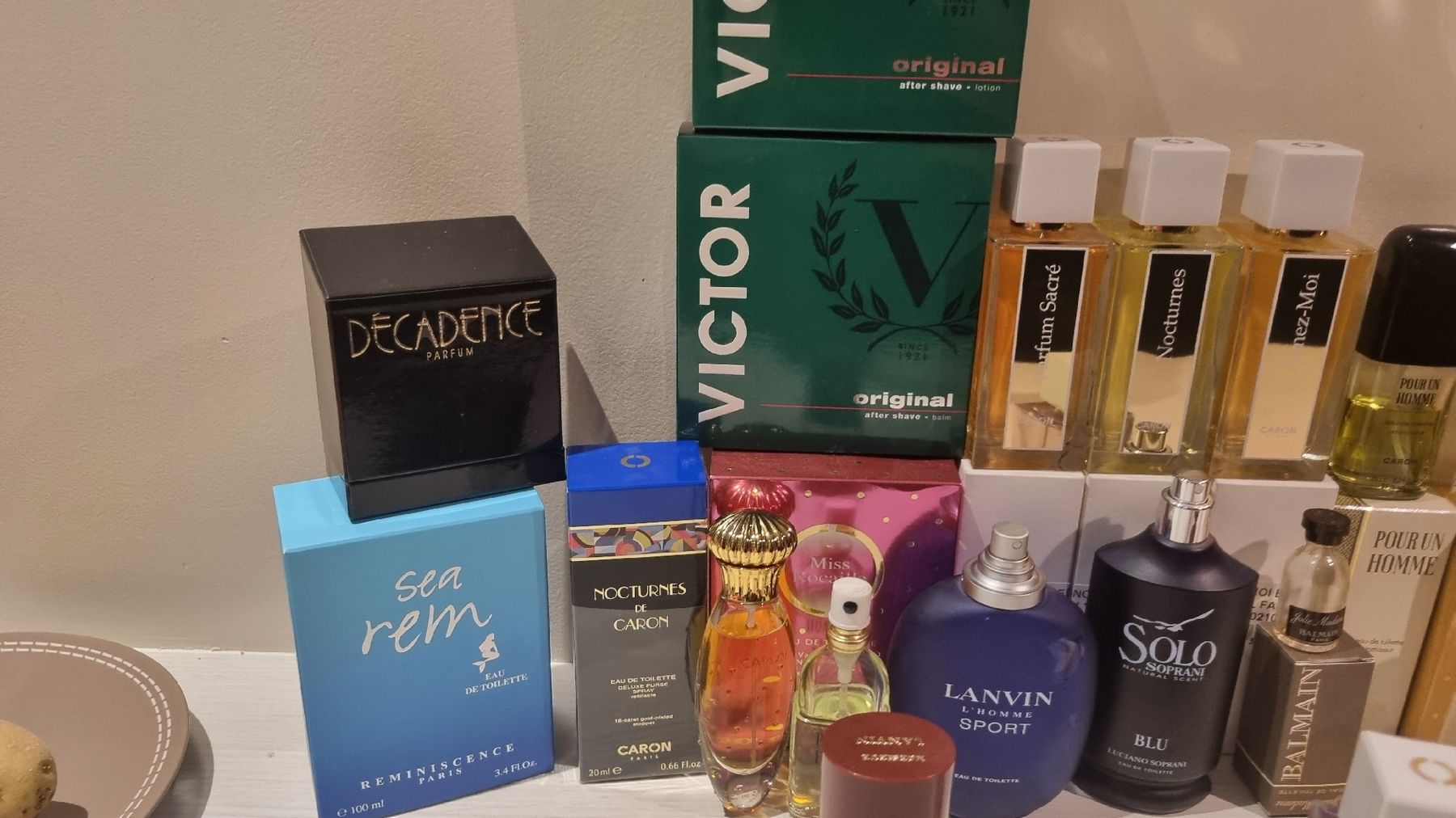 lot de parfums factice ou vides ou périmés rare (Gebraucht) in Vésenaz ...
