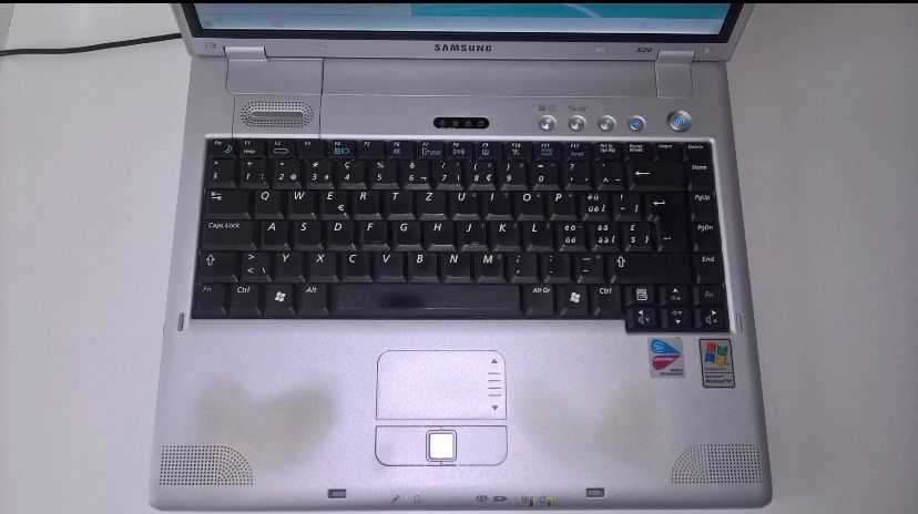 Laptop Samsung NP-X20 mit Windows 7 und M. Office | Kaufen auf Ricardo