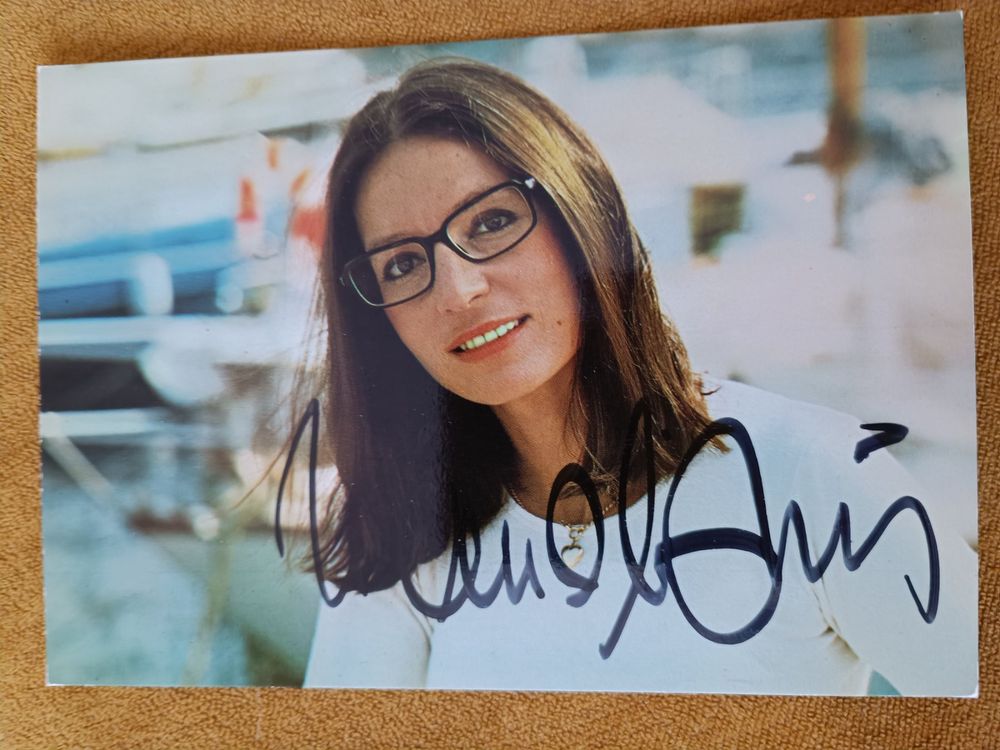 Nana Mouskouri- handsigniert (Gebraucht) in Menziken für CHF 17.5 – mit Lieferung auf Ricardo kaufen
