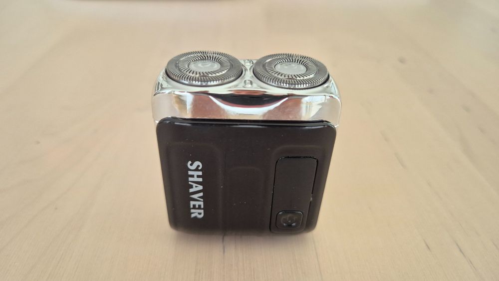 Praktischer Kleiner Reiserasierer - USB C - Neu Schwarz! (Neu und originalverpackt) in Riddes ...
