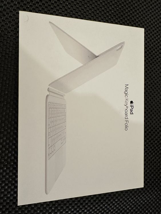 Magic keyboard Folio iPad (Neu (gemäss Beschreibung)) in St-Blaise für ...