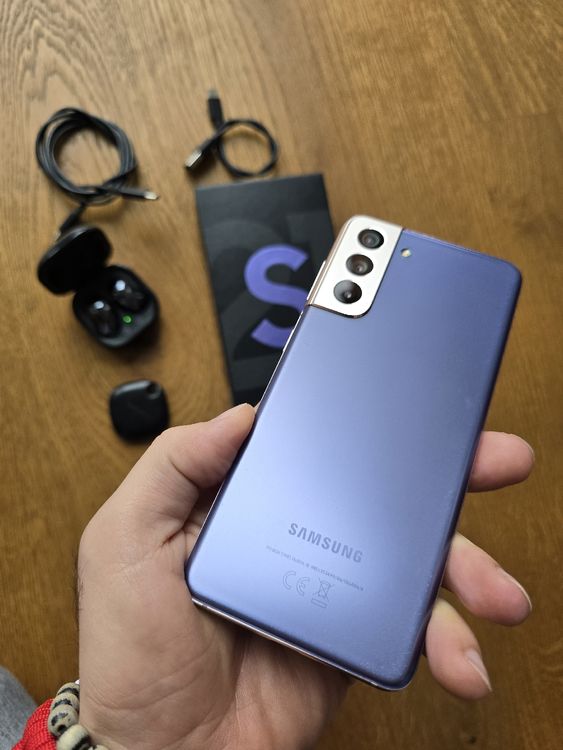 Samsung Galaxy S21 256 GB mit Galaxy Buds Live und SmartTag (Gebraucht) in Münchringen für CHF ...